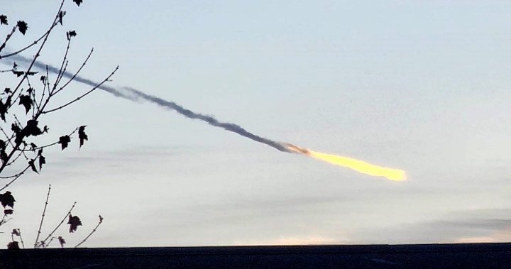 ‘What is this?’: Atypical burning object sighted in BC sky - Famousbio