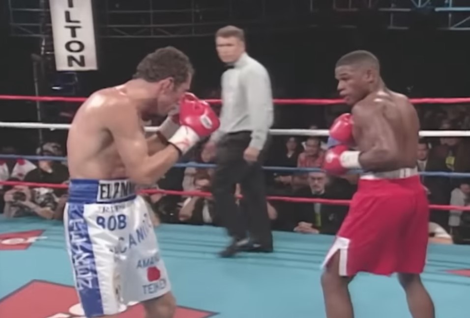 Floyd Mayweather broke down in tears when he won the first world title ...